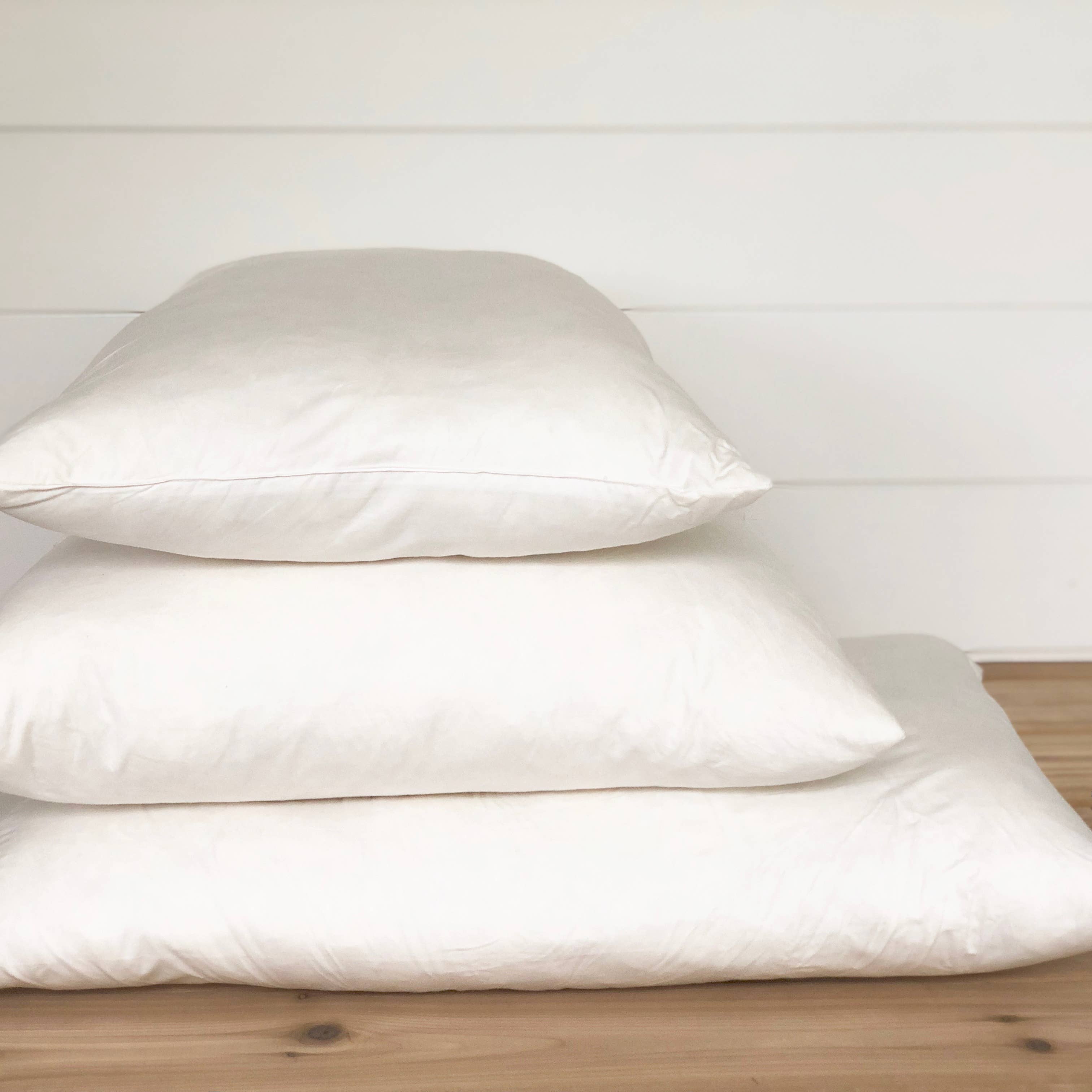 Down Alternative Pillow Inserts 20x 20 – A Little Worn